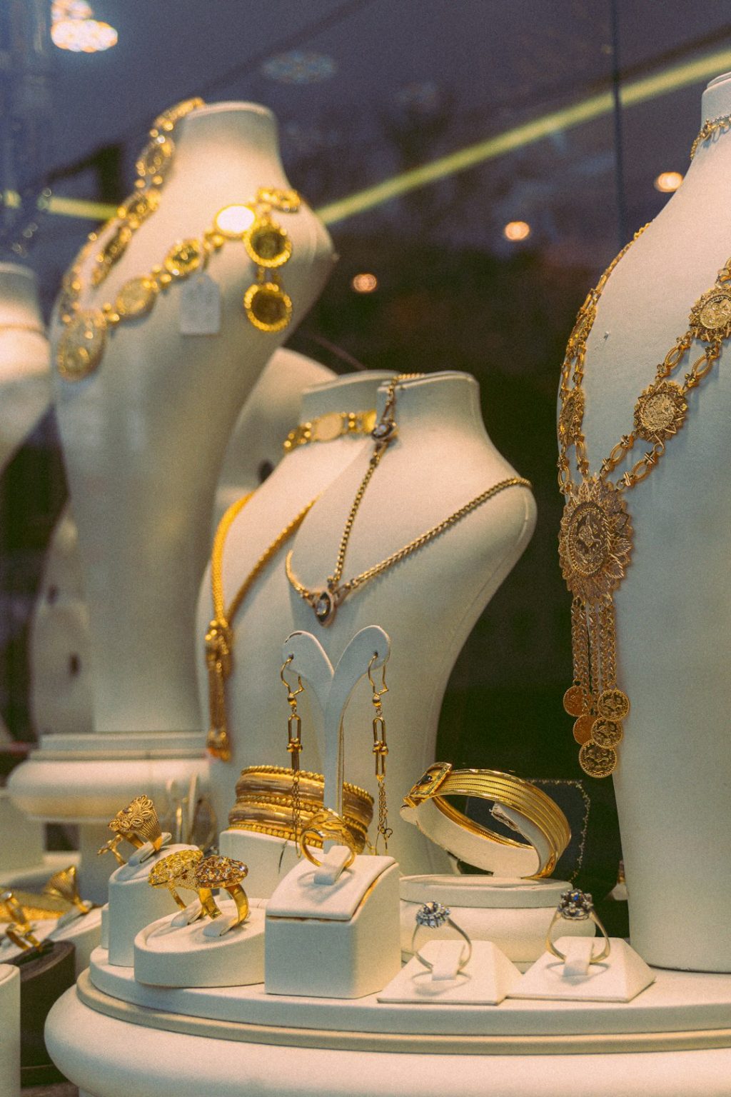 A Practical Guide to Selecting Quality Jewelry in the U.S. Marketplace ...